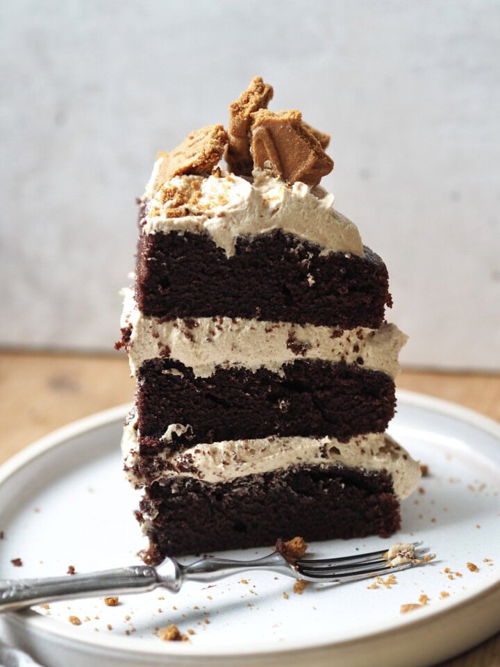 Easy Biscoff Cake - Desert Island Dishes